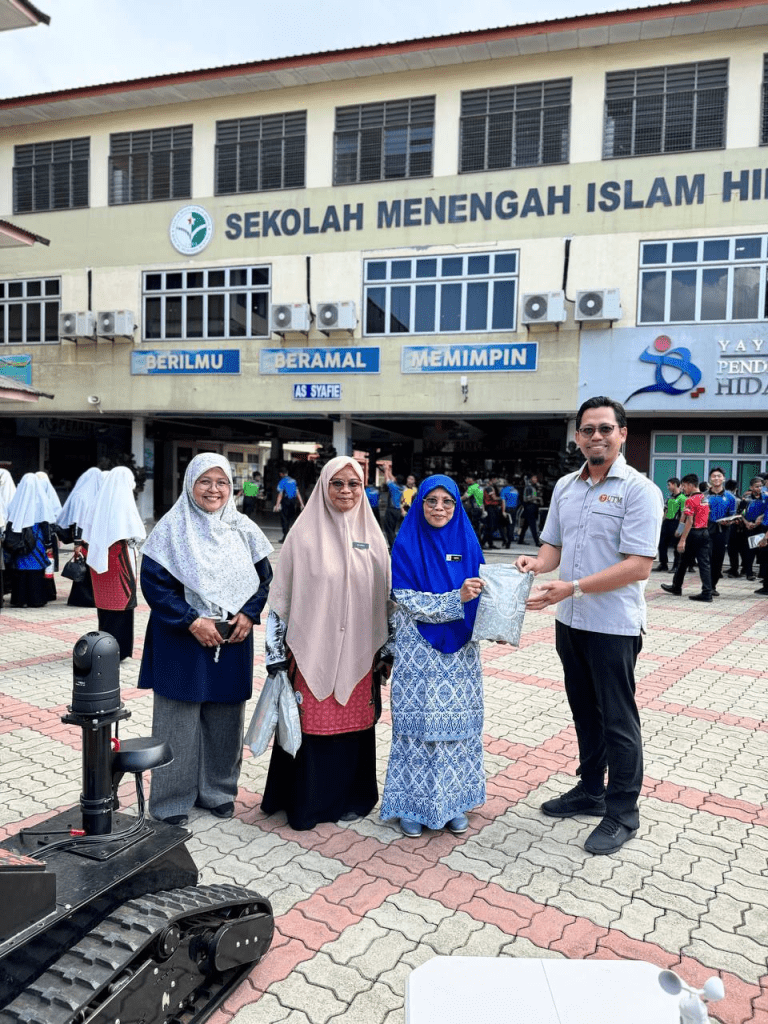 SMIHJB | LAPORAN PROGRAM STI100³(100 Days, 100 Scientists, 100 Schools ...